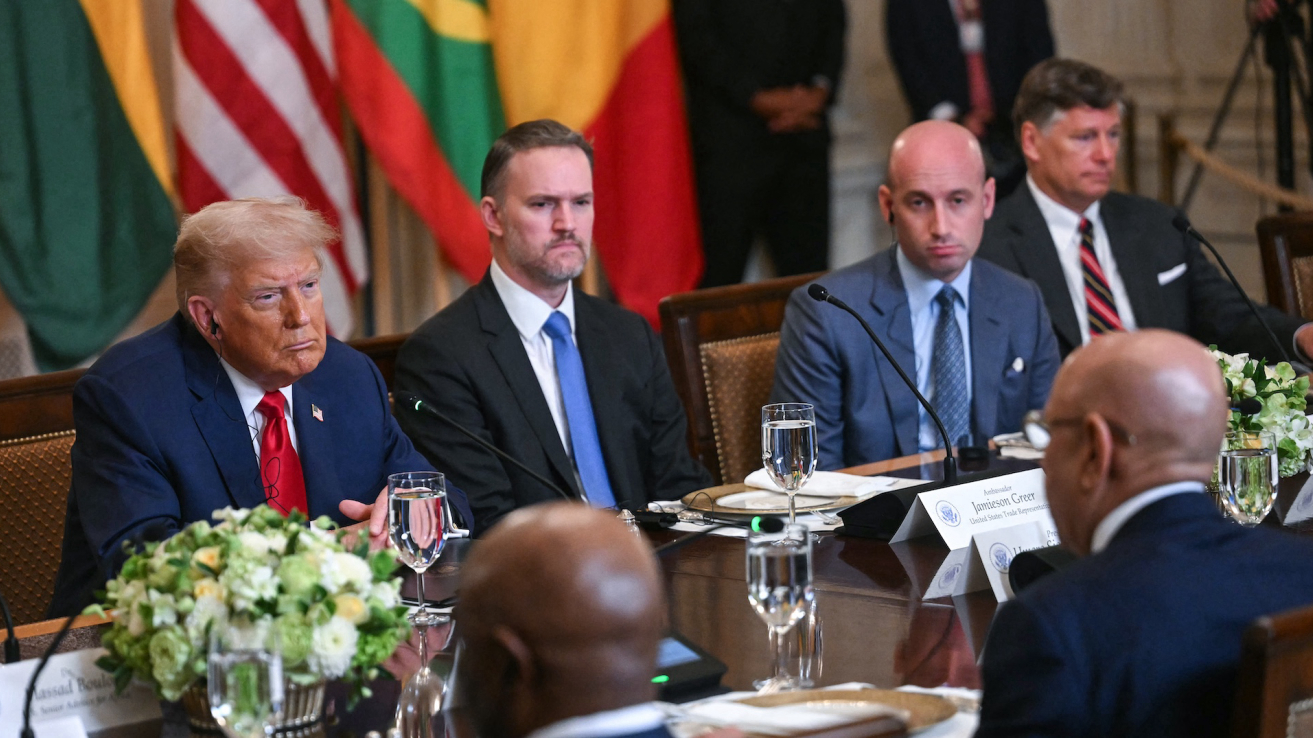 Trump tente d’externaliser le problème de l'immigration américaine ...